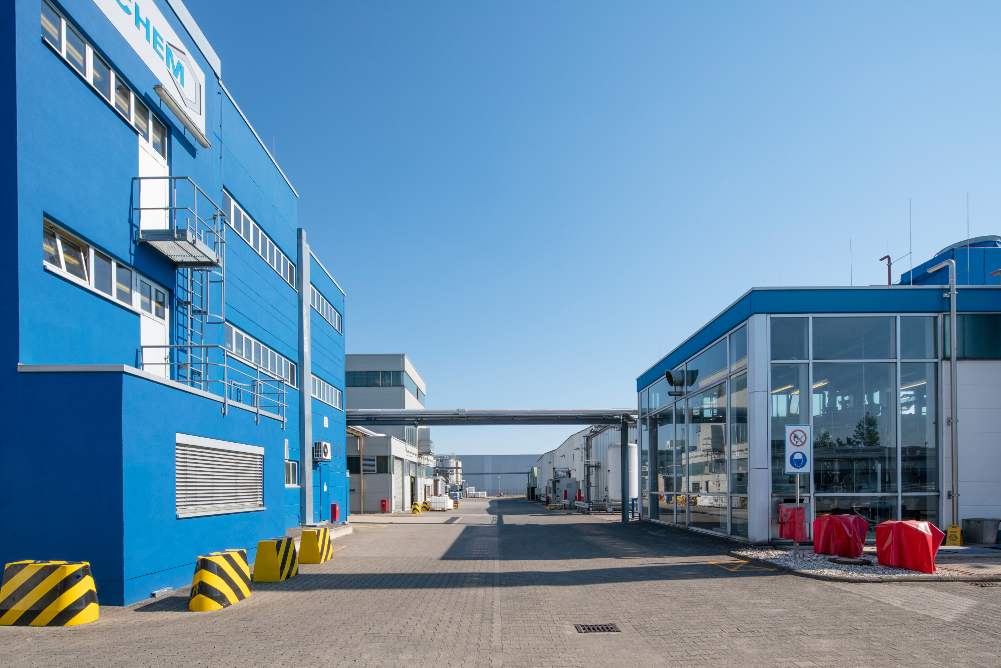 The specialist for your individual contract manufacturing - ProChem GmbH